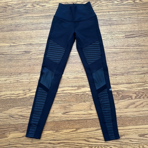 ALO Yoga | Pants & Jumpsuits | Alo Moto Leggings | Poshmark